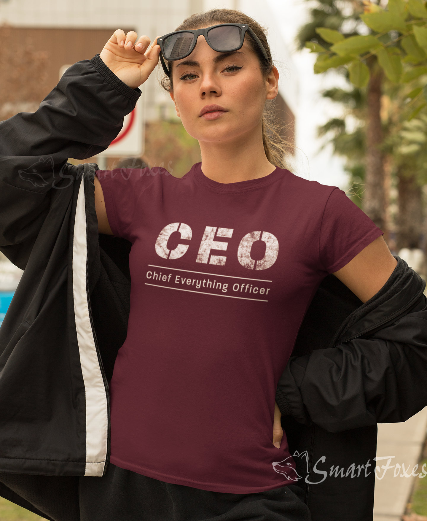 CEO T-Shirt: Chief Everything Officer - Smart Foxes